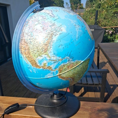 Globus med lys - lampe | DBA