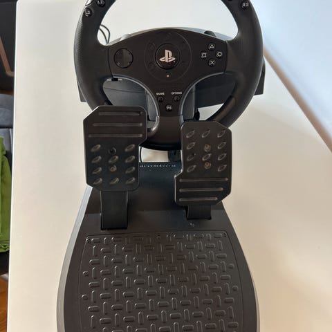Thrustmaster T150 rat og pedaler | DBA