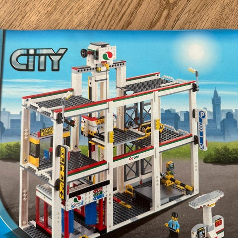 Lego garage i træ | DBA