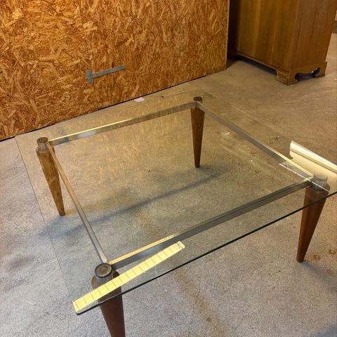 Glas bord med delfiner som ben | DBA