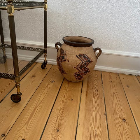 Afrikansk Lerkrukke med flet mønster i siv h20cm | DBA