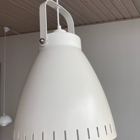 2 ens røde pendler, rød pendel, lille pendel, køkkenlampe rød | DBA