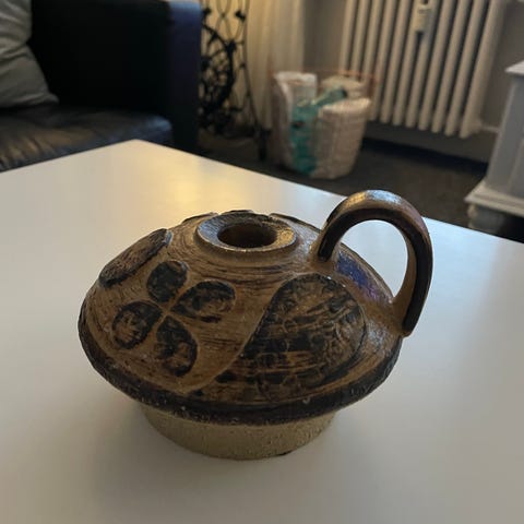 Lysestage lavet af grønlandsperler. | DBA