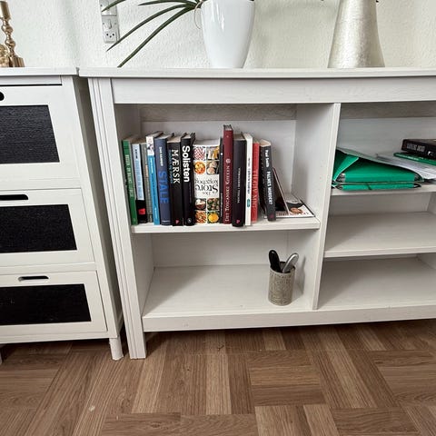 Reol med skuffer | DBA