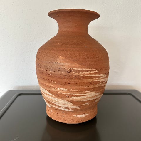 Afrikansk Lerkrukke med flet mønster i siv h20cm | DBA