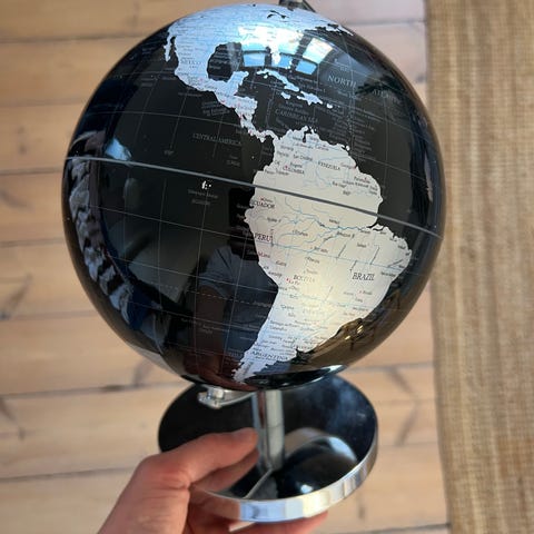 Globus puzzel i stål fra Philippi det Tyske design firma . | DBA