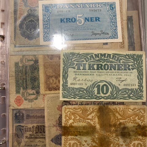 Samling af gamle pengesedler og kuverter | DBA