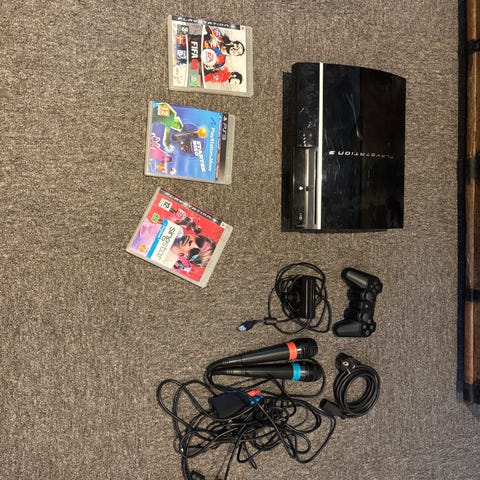 Sony PlayStation 3 Spilkonsol med controllere og spil | DBA