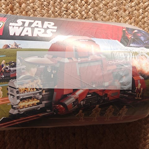 7665 Republic Cruiser (Limited Edition - with R2-R7) | DBA