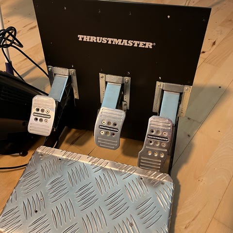 Thrustmaster T150 rat og pedaler | DBA