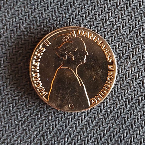 20 kr. mønt til markering af dronning Margrethes 80 års fødselsdag. | DBA