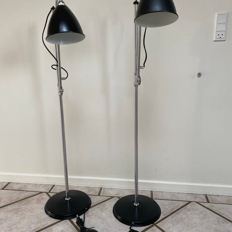 Gubi Robert Dudley Best Gulvlampe sort metal | DBA