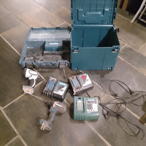 Makita batteridrevet værktøjssæt med flere maskiner | DBA