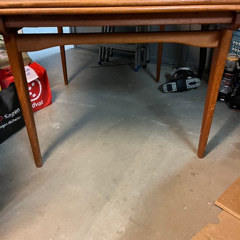 Unikt Massivt teak træ spisebord, snedker lavet dansk design | DBA