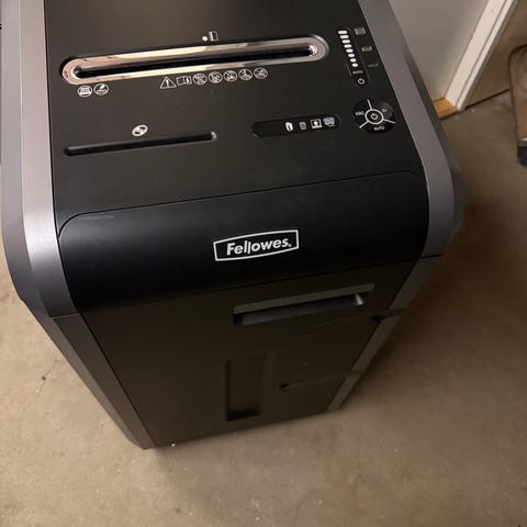 Fellowes 359-Pd Makulator sort samt olie | DBA