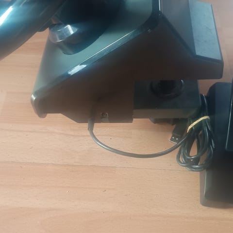 Thrustmaster T150 rat og pedaler | DBA