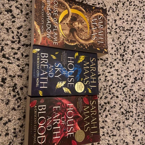 Sarah J. Maas Crescent City Bogserie | DBA