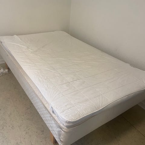 Jysk seng 120x200 cm grå ( Boxmadras) | DBA
