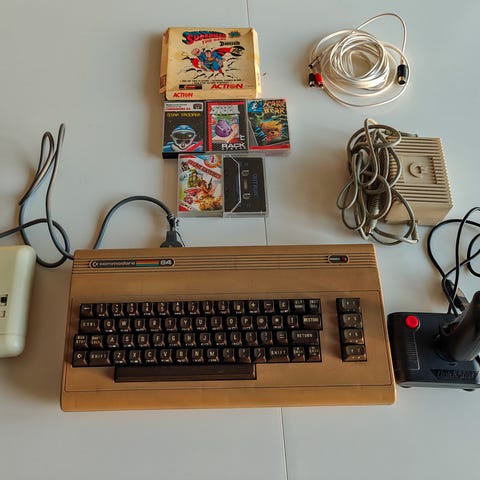 Commodore 64 med tilbehør | DBA