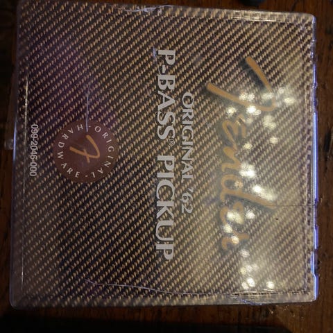 Fender P-Bass vintage covers | DBA