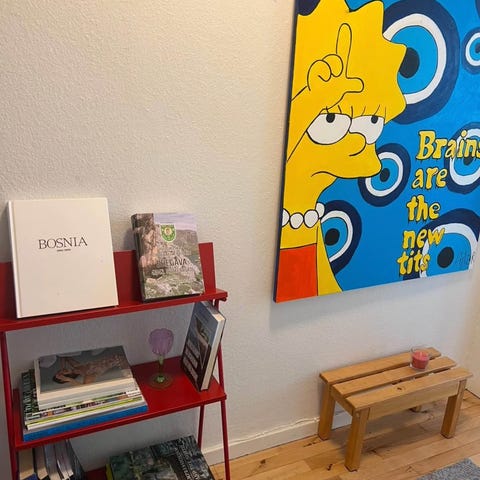 Lille reol i ophæng | DBA