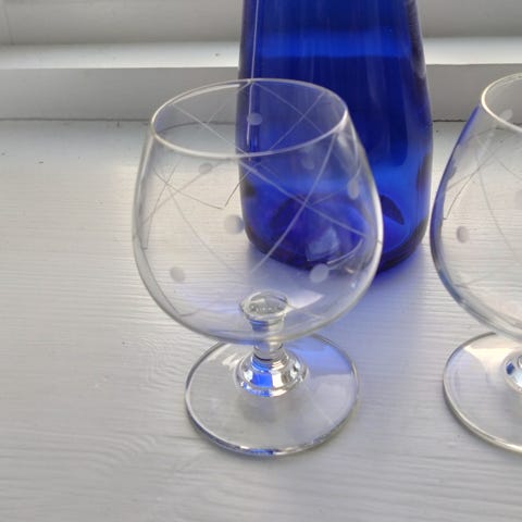 Samling af vintage glas og pokaler med indgraveringer | DBA