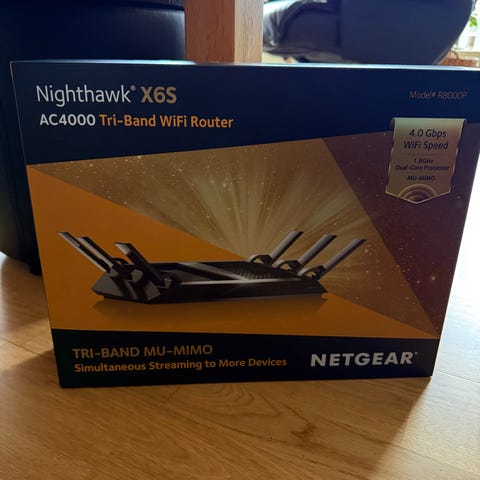 Komplet Netgear Nighthawk WiFi-setup – router, mesh & PoE-switch | DBA