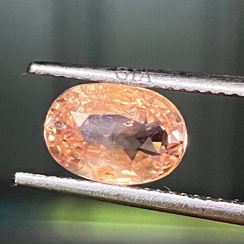 Tofarvet Safir - 1.71 ct - Antwerp Laboratory for Gemstone Testing ...