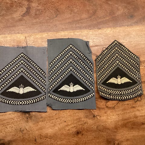 Flyveruniformsvinger | DBA