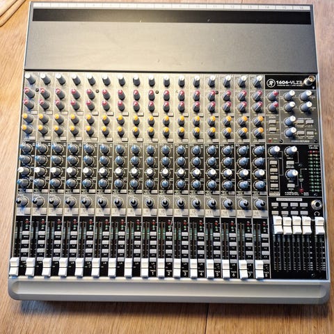 Mackie 402 VLZ4 Mixer | DBA