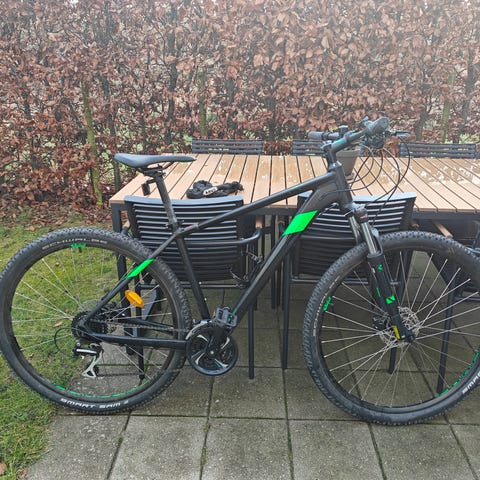 Cube - Aim race 27,5 | DBA