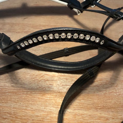 Helt ny Trense str. pony med to pandebånd | DBA